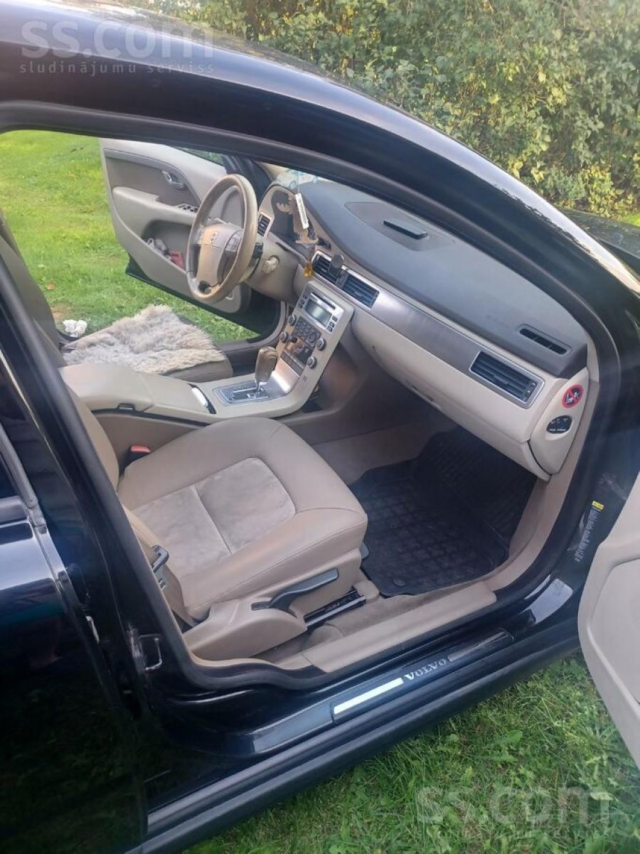 Melns Volvo V70 2008 Alūksne, ar dzinēja tilpumu 2.40 L un nobraukumu 428 tūkst. km par 3100 €, foto 6 vietnē AUTOMOTO.COM.LV
