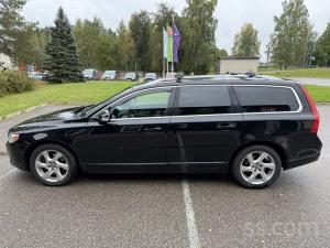 Black Volvo V70 2008 in Valmiera, with an engine capacity of 2.40 L and mileage of 342 thousand km for 3200 €, photo 1 on AUTOMOTO.COM.LV