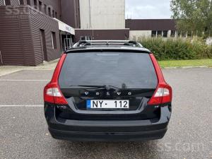 Black Volvo V70 2008 in Valmiera, with an engine capacity of 2.40 L and mileage of 342 thousand km for 3200 €, photo 5 on AUTOMOTO.COM.LV