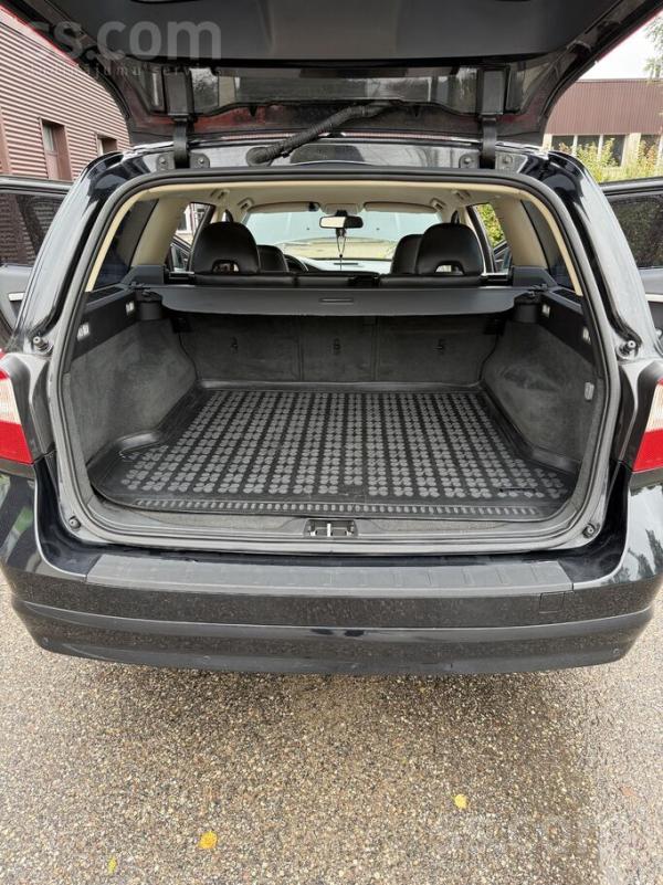 Черный Вольво В70 2008 в Валмиера, объемом двигателя 2.40 л и пробегом 342 тыс. км за 3200 €, фото 7 на AUTOMOTO.COM.LV