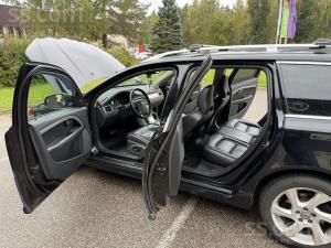 Black Volvo V70 2008 in Valmiera, with an engine capacity of 2.40 L and mileage of 342 thousand km for 3200 €, photo 10 on AUTOMOTO.COM.LV