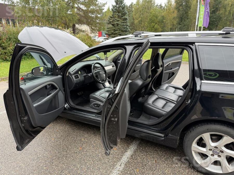 Black Volvo V70 2008 in Valmiera, with an engine capacity of 2.40 L and mileage of 342 thousand km for 3200 €, photo 10 on AUTOMOTO.COM.LV