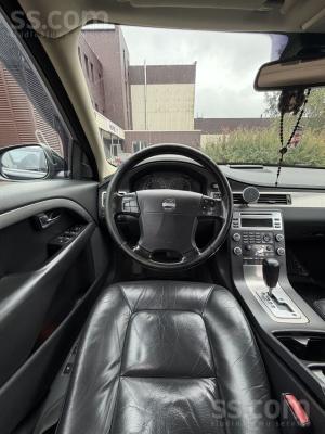 Black Volvo V70 2008 in Valmiera, with an engine capacity of 2.40 L and mileage of 342 thousand km for 3200 €, photo 19 on AUTOMOTO.COM.LV