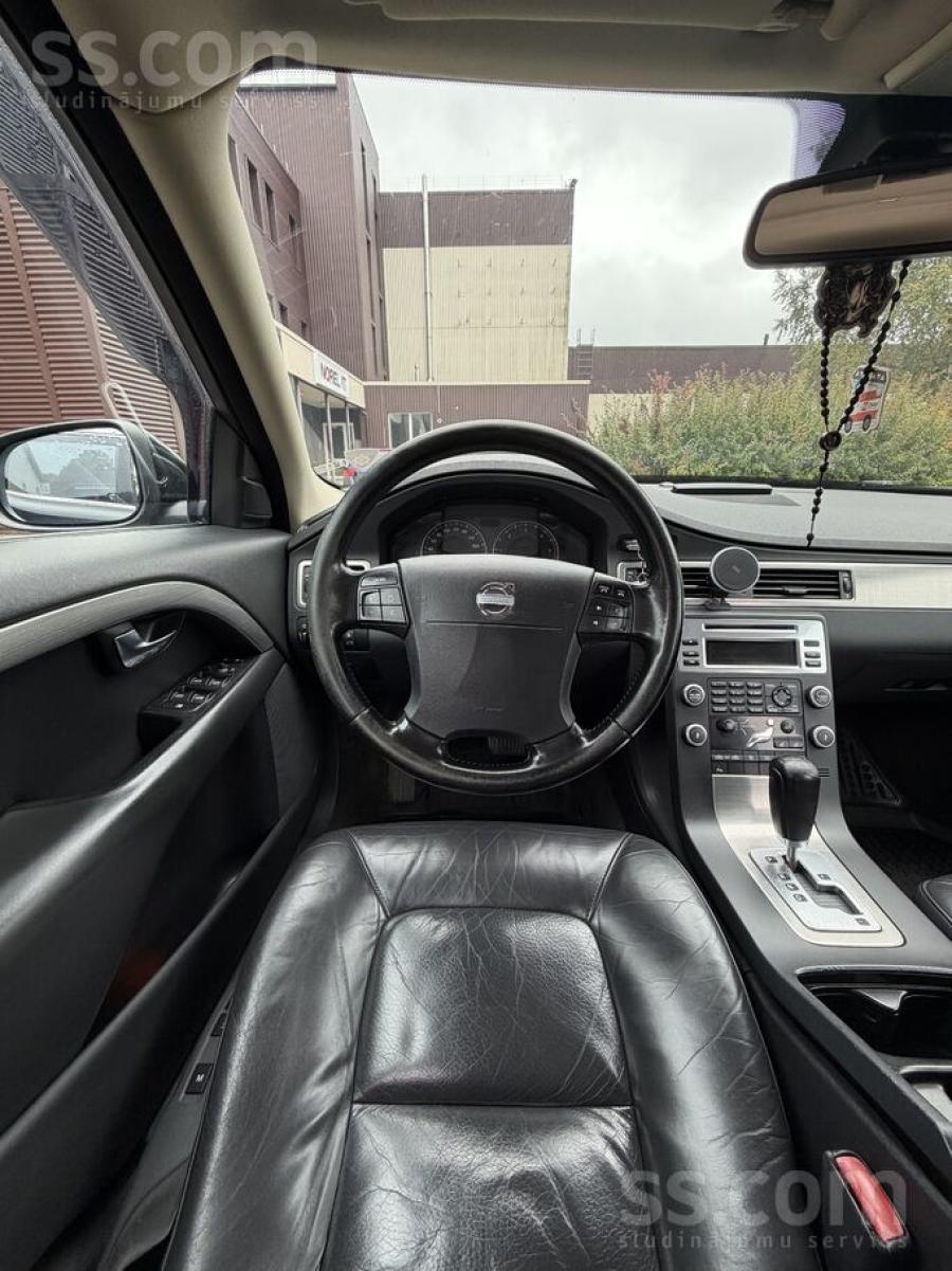 Black Volvo V70 2008 in Valmiera, with an engine capacity of 2.40 L and mileage of 342 thousand km for 3200 €, photo 19 on AUTOMOTO.COM.LV