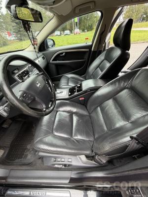 Black Volvo V70 2008 in Valmiera, with an engine capacity of 2.40 L and mileage of 342 thousand km for 3200 €, photo 23 on AUTOMOTO.COM.LV