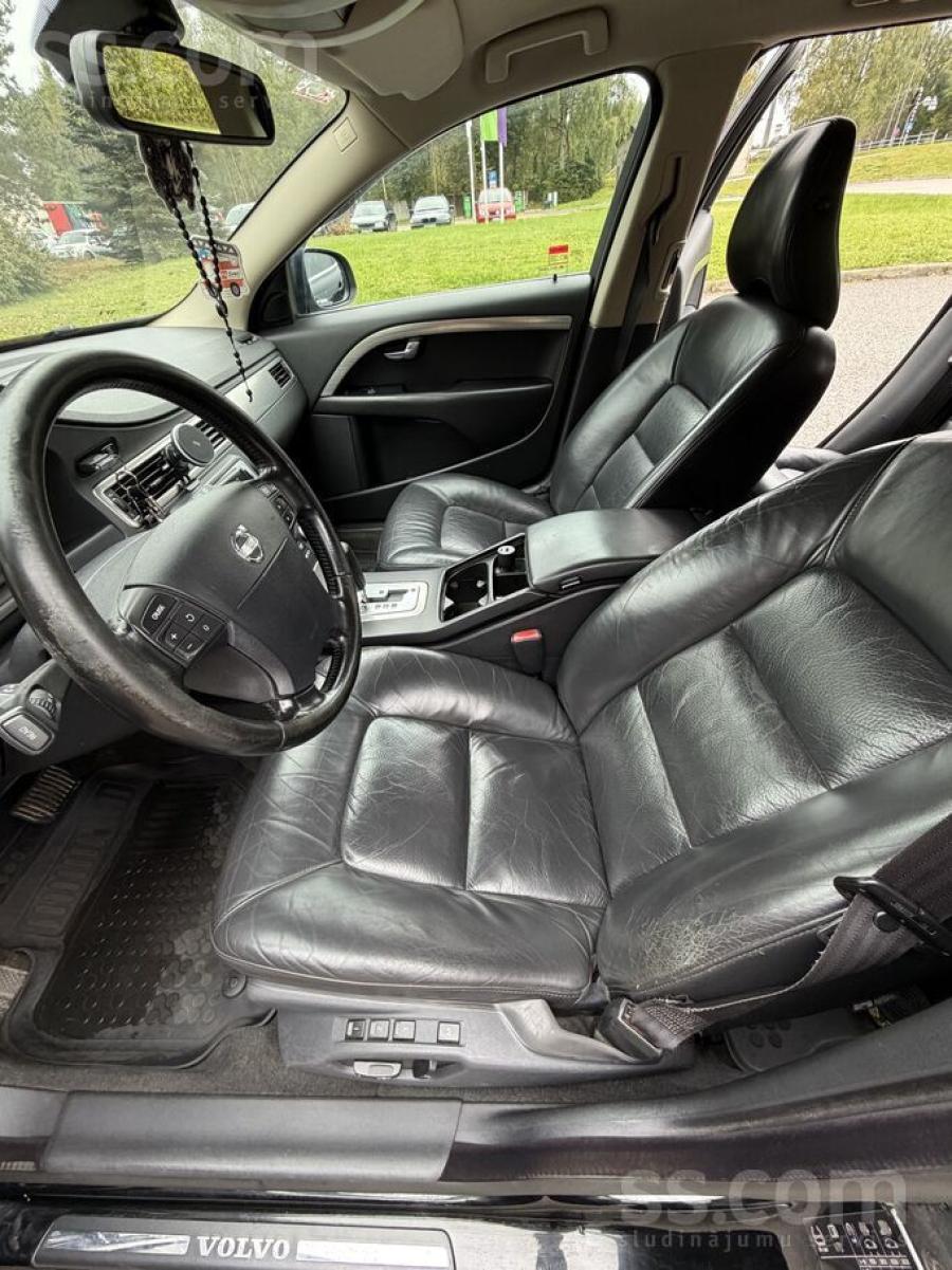 Black Volvo V70 2008 in Valmiera, with an engine capacity of 2.40 L and mileage of 342 thousand km for 3200 €, photo 23 on AUTOMOTO.COM.LV