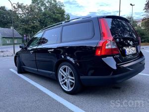 Black Volvo V70 2008 in Talsi, with an engine capacity of 2.40 L and mileage of 317 thousand km for 4150 €, photo 5 on AUTOMOTO.COM.LV