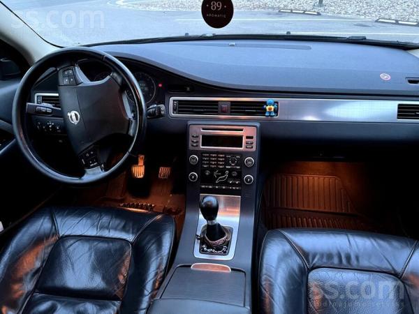Black Volvo V70 2008 in Talsi, with an engine capacity of 2.40 L and mileage of 317 thousand km for 4150 €, photo 7 on AUTOMOTO.COM.LV