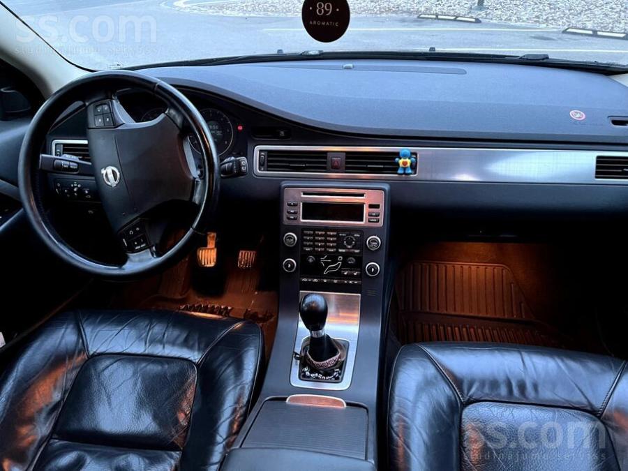 Black Volvo V70 2008 in Talsi, with an engine capacity of 2.40 L and mileage of 317 thousand km for 4150 €, photo 7 on AUTOMOTO.COM.LV