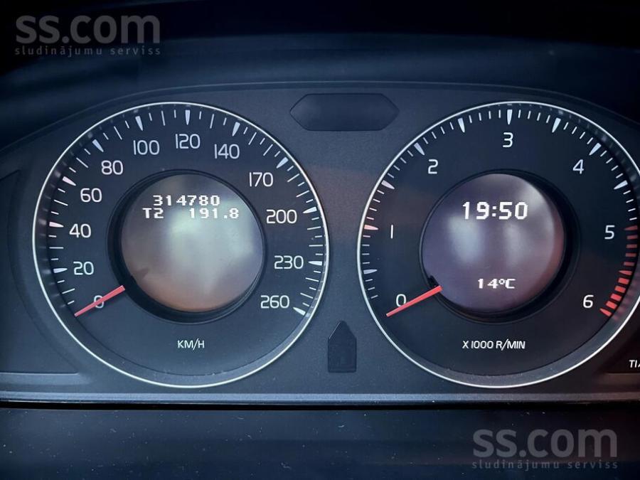 Black Volvo V70 2008 in Talsi, with an engine capacity of 2.40 L and mileage of 317 thousand km for 4150 €, photo 8 on AUTOMOTO.COM.LV