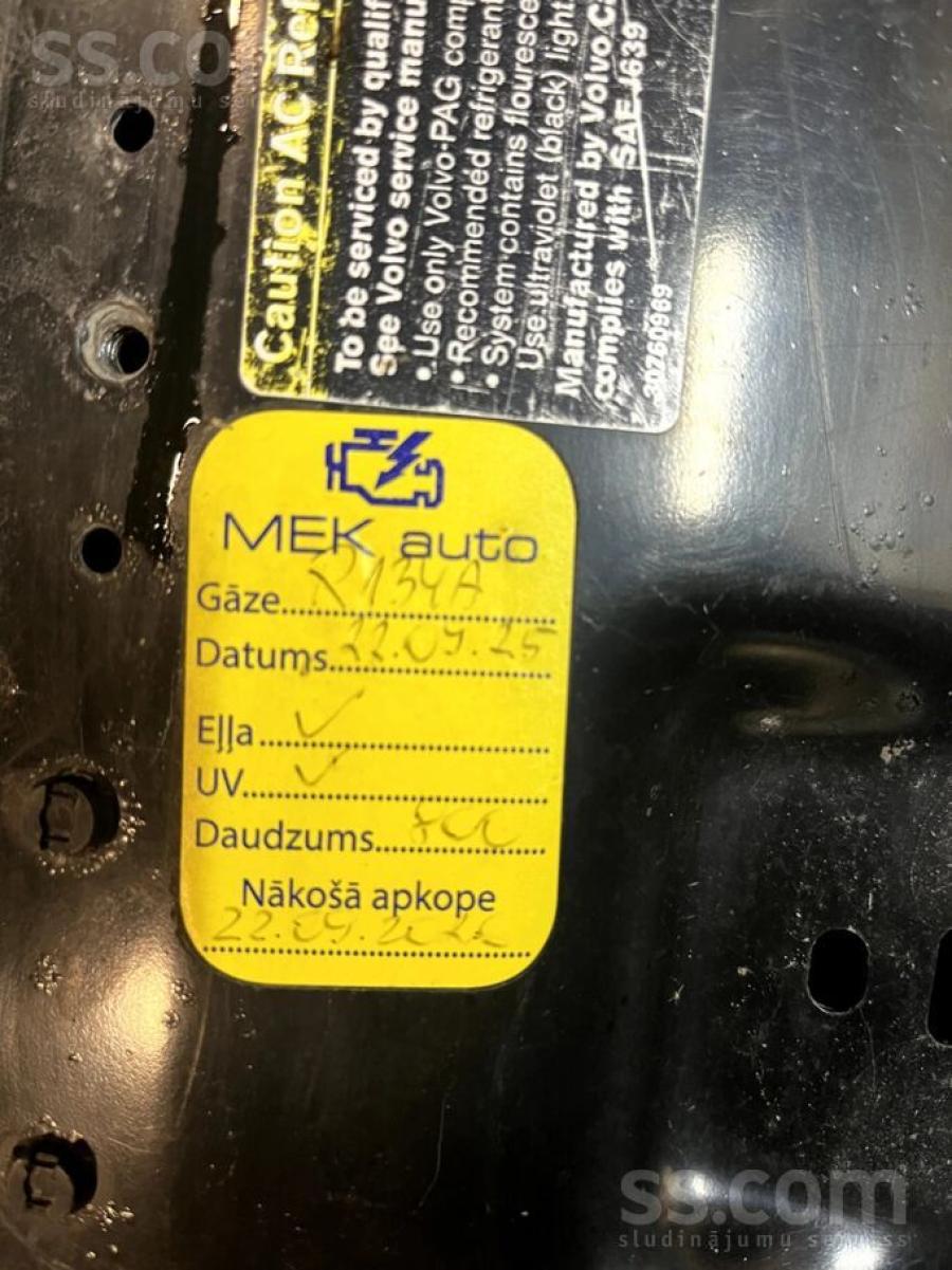 Black Volvo V70 2008 in Talsi, with an engine capacity of 2.40 L and mileage of 317 thousand km for 4150 €, photo 11 on AUTOMOTO.COM.LV