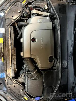 Black Volvo V70 2008 in Talsi, with an engine capacity of 2.40 L and mileage of 317 thousand km for 4150 €, photo 13 on AUTOMOTO.COM.LV