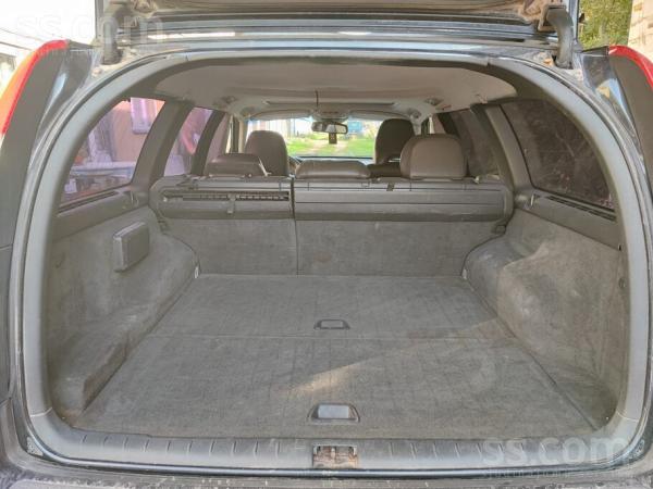 Melns Volvo V70 2008 Rīga, ar dzinēja tilpumu 2.40 L un nobraukumu 515 tūkst. km par 2200 €, foto 11 vietnē AUTOMOTO.COM.LV