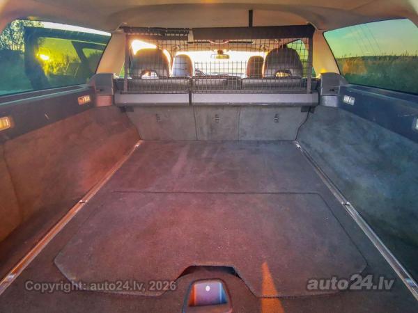 Volvo V70 2008 Tallina vietnē Melns Volvo V70 2008 Tallina, ar dzinēja tilpumu 2.40 L un nobraukumu 308 tūkst. km par 4700 €, foto 4 vietnē AUTOMOTO.COM.LV