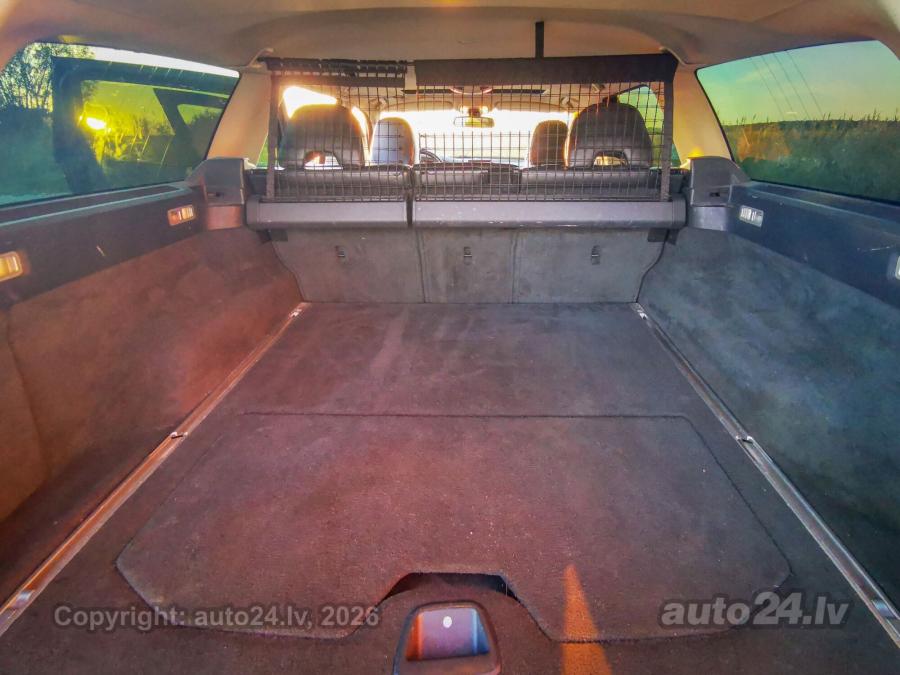 Melns Volvo V70 2008 Tallina, ar dzinēja tilpumu 2.40 L un nobraukumu 308 tūkst. km par 4700 €, foto 4 vietnē AUTOMOTO.COM.LV