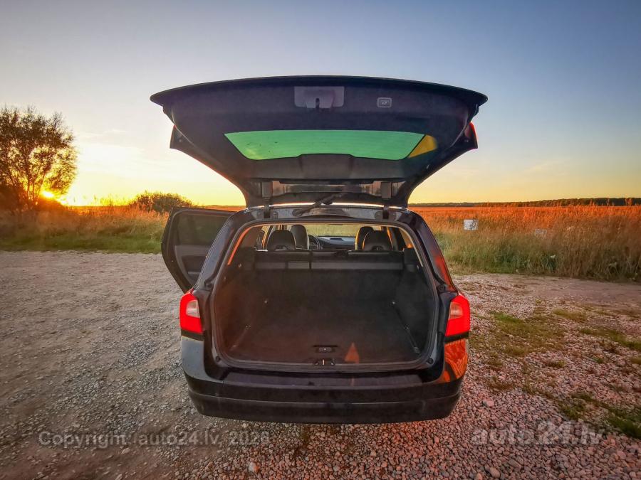 Melns Volvo V70 2008 Tallina, ar dzinēja tilpumu 2.40 L un nobraukumu 308 tūkst. km par 4700 €, foto 6 vietnē AUTOMOTO.COM.LV