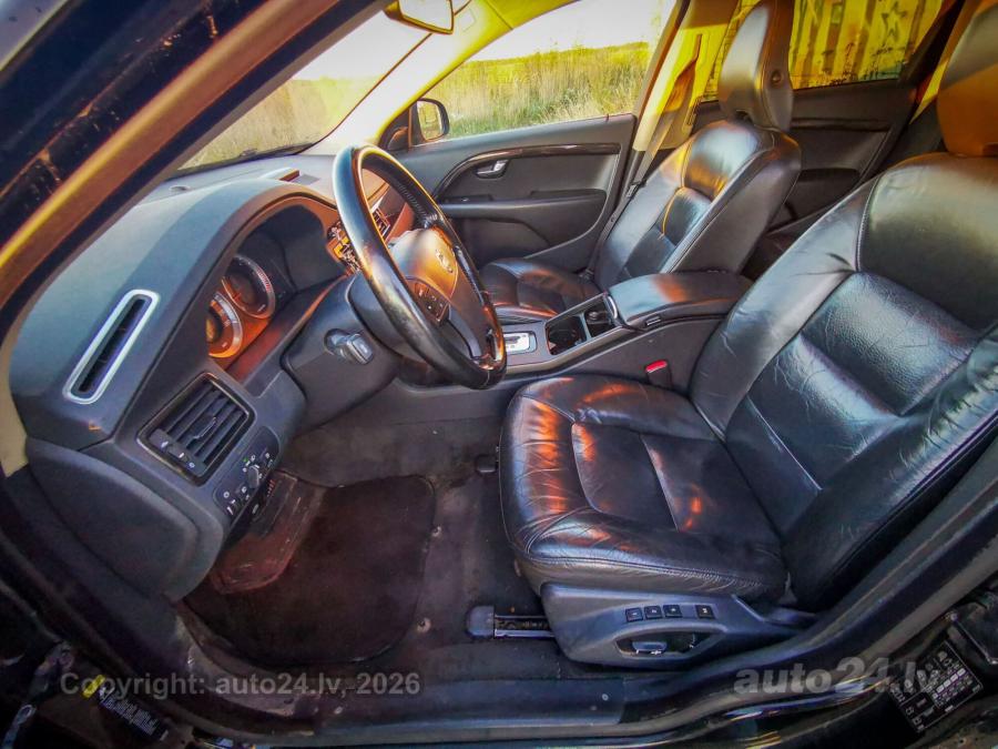 Melns Volvo V70 2008 Tallina, ar dzinēja tilpumu 2.40 L un nobraukumu 308 tūkst. km par 4700 €, foto 8 vietnē AUTOMOTO.COM.LV