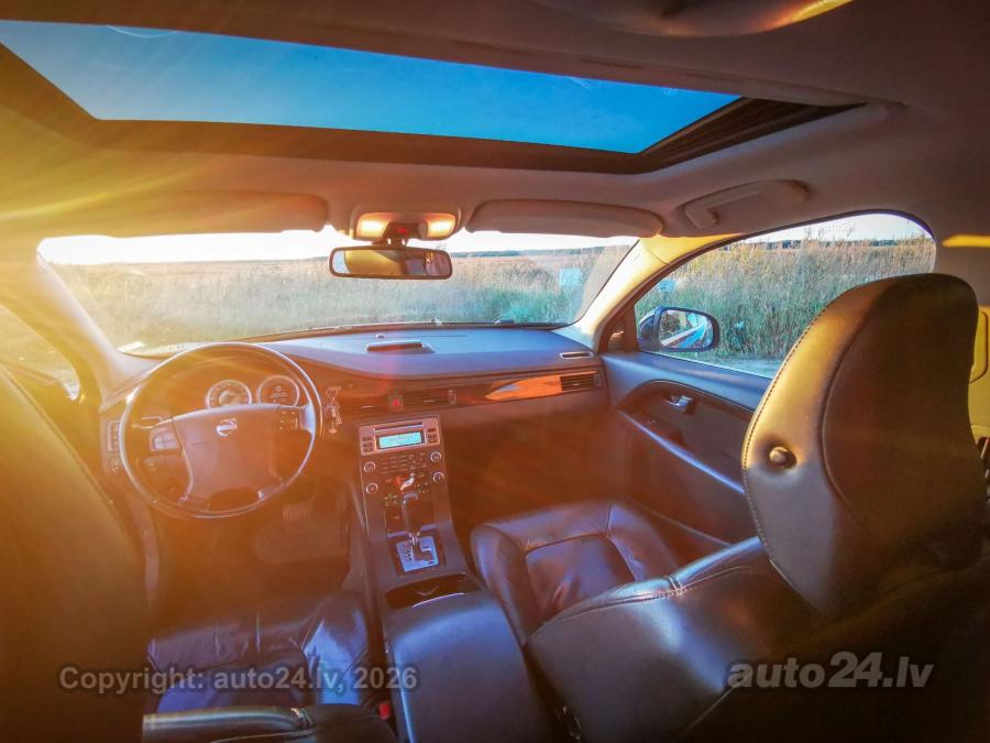 Melns Volvo V70 2008 Tallina, ar dzinēja tilpumu 2.40 L un nobraukumu 308 tūkst. km par 4700 €, foto 12 vietnē AUTOMOTO.COM.LV