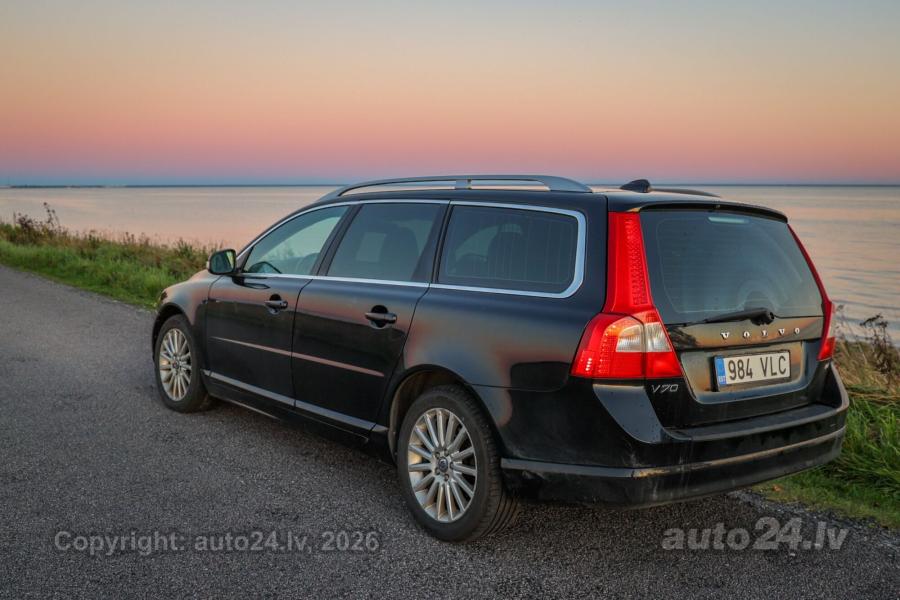 Melns Volvo V70 2008 Tallina, ar dzinēja tilpumu 2.40 L un nobraukumu 308 tūkst. km par 4700 €, foto 14 vietnē AUTOMOTO.COM.LV