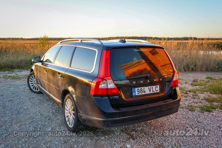 Melns Volvo V70 2008 Tallina, ar dzinēja tilpumu 2.40 L un nobraukumu 308 tūkst. km par 4700 €, foto 21 vietnē AUTOMOTO.COM.LV
