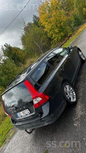 Black Volvo V70 2008 in Talsi, with an engine capacity of 2.40 L and mileage of 446 thousand km for 2000 €, photo 3 on AUTOMOTO.COM.LV