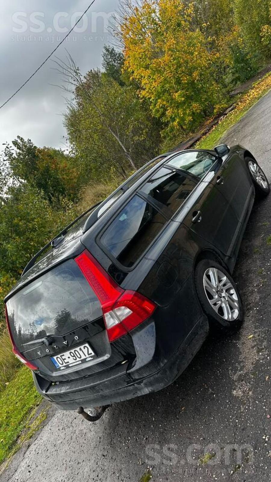 Black Volvo V70 2008 in Talsi, with an engine capacity of 2.40 L and mileage of 446 thousand km for 2000 €, photo 3 on AUTOMOTO.COM.LV