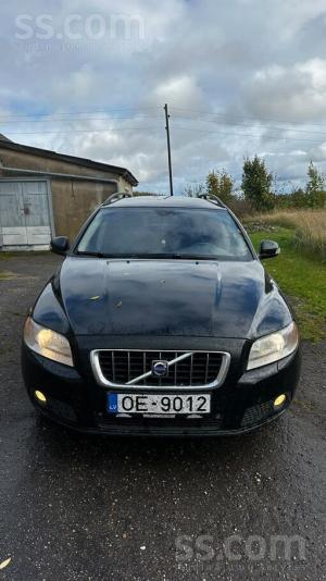 Black Volvo V70 2008 in Talsi, with an engine capacity of 2.40 L and mileage of 446 thousand km for 2000 €, photo 4 on AUTOMOTO.COM.LV