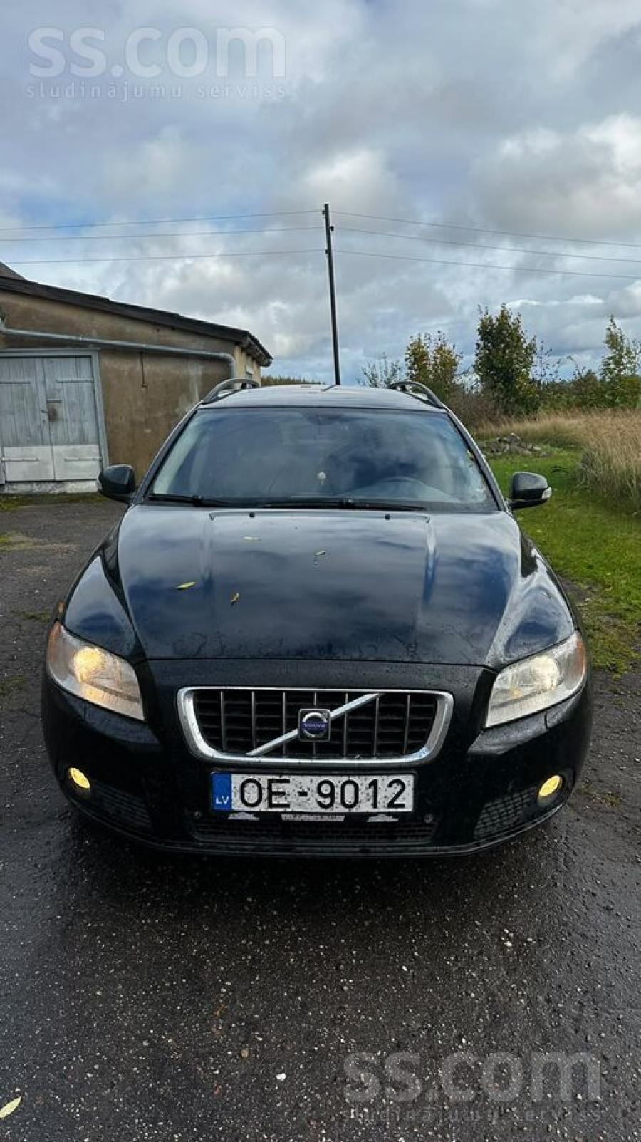 Black Volvo V70 2008 in Talsi, with an engine capacity of 2.40 L and mileage of 446 thousand km for 2000 €, photo 4 on AUTOMOTO.COM.LV