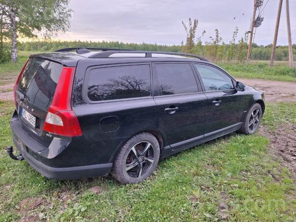 Black Volvo V70 2009 in Rezekne, with an engine capacity of 2.00 L and mileage of 315 thousand km for 3600 €, photo 4 on AUTOMOTO.COM.LV