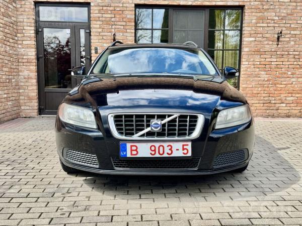Melns Volvo V70 2009 Jelgava, ar dzinēja tilpumu 2.50 L un nobraukumu 0 tūkst. km par 1990 €, foto 3 vietnē AUTOMOTO.COM.LV