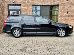 Melns Volvo V70 2009 Jelgava, ar dzinēja tilpumu 2.50 L un nobraukumu 0 tūkst. km par 1990 €, foto 5 vietnē AUTOMOTO.COM.LV
