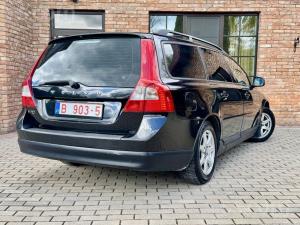 Melns Volvo V70 2009 Jelgava, ar dzinēja tilpumu 2.50 L un nobraukumu 0 tūkst. km par 1990 €, foto 6 vietnē AUTOMOTO.COM.LV