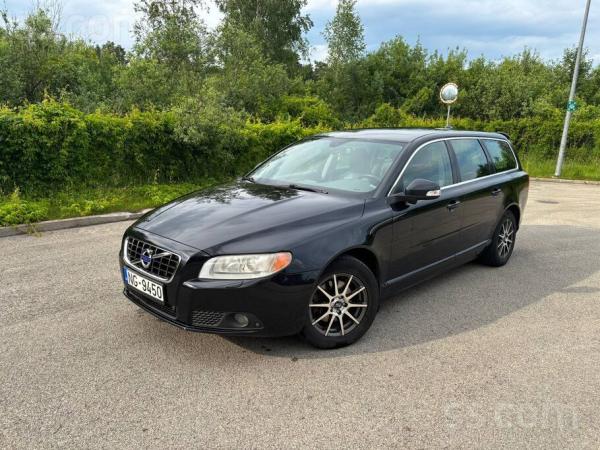 Black Volvo V70 2009 in Riga, with an engine capacity of 2.40 L and mileage of 346 thousand km for 4990 €, photo 1 on AUTOMOTO.COM.LV