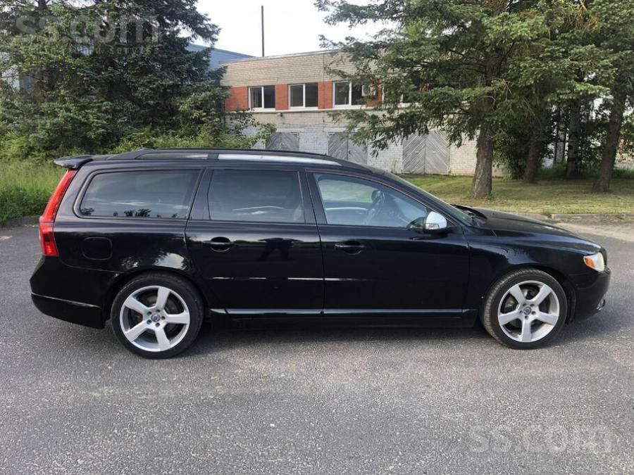 Black Volvo V70 2009 in Ogre, with an engine capacity of 2.40 L and mileage of 0 thousand km for 2150 €, photo 7 on AUTOMOTO.COM.LV