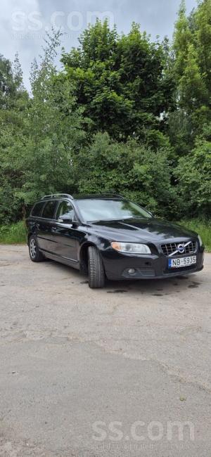 Melns Volvo V70 2009 Rīga, ar dzinēja tilpumu 2.40 L un nobraukumu 345 tūkst. km par 7500 €, foto 2 vietnē AUTOMOTO.COM.LV