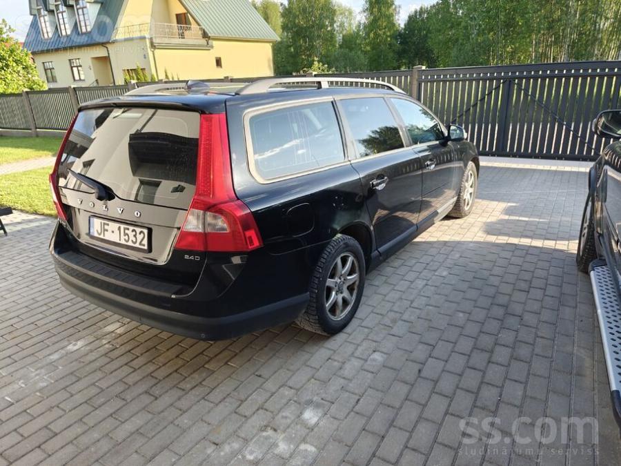 Melns Volvo V70 2009 Rīga, ar dzinēja tilpumu 2.40 L un nobraukumu 307 tūkst. km par 4590 €, foto 3 vietnē AUTOMOTO.COM.LV