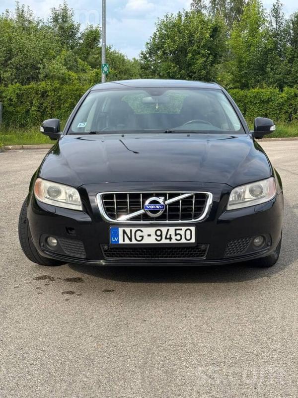 Black Volvo V70 2009 in Riga, with an engine capacity of 2.40 L and mileage of 346 thousand km for 4400 €, photo 1 on AUTOMOTO.COM.LV