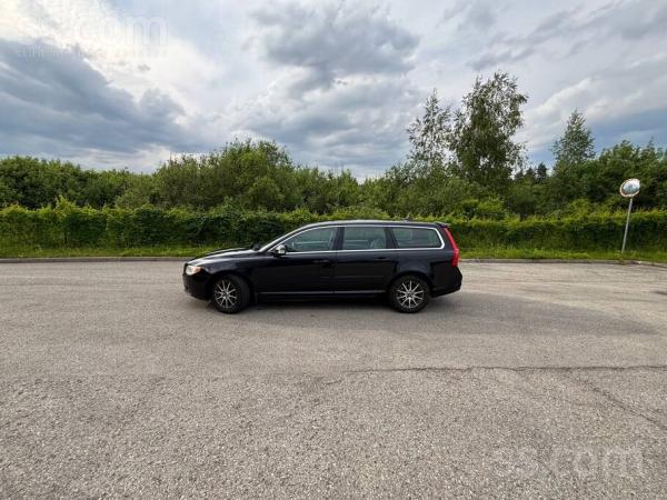 Black Volvo V70 2009 in Riga, with an engine capacity of 2.40 L and mileage of 346 thousand km for 4400 €, photo 3 on AUTOMOTO.COM.LV