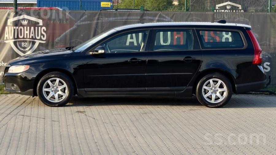 Melns Volvo V70 2009 Liepāja, ar dzinēja tilpumu 2.40 L un nobraukumu 355 tūkst. km par 5300 €, foto 7 vietnē AUTOMOTO.COM.LV