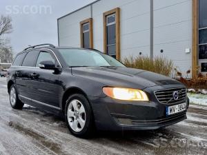 Black Volvo V70 2009 in Riga, with an engine capacity of 2.40 L and mileage of 388 thousand km for 3150 €, photo 2 on AUTOMOTO.COM.LV