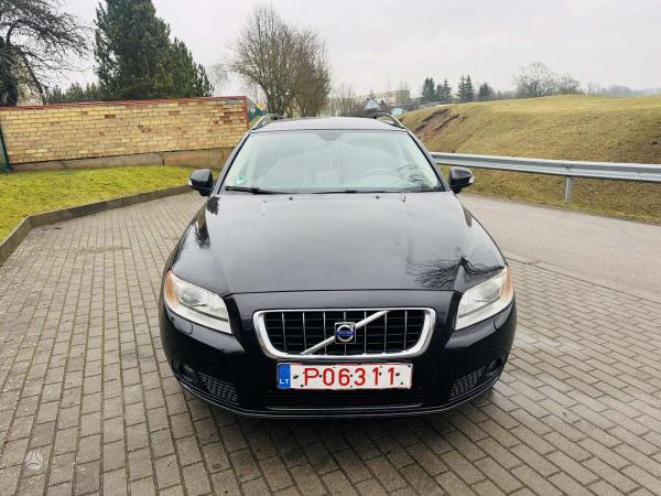 Black Volvo V70 2009 in Kursenai, with an engine capacity of 2.40 L and mileage of 319 thousand km for 4150 €, photo 2 on AUTOMOTO.COM.LV
