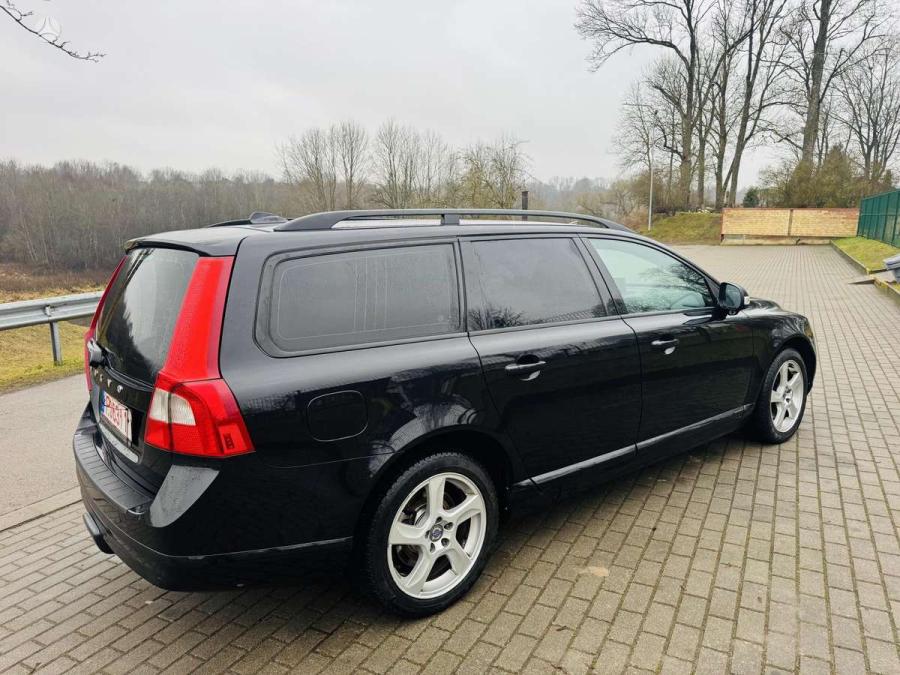 Melns Volvo V70 2009 Kuršėnai, ar dzinēja tilpumu 2.40 L un nobraukumu 319 tūkst. km par 4150 €, foto 17 vietnē AUTOMOTO.COM.LV