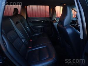 Black Volvo V70 2009 in Liepaja, with an engine capacity of 2.40 L and mileage of 316 thousand km for 4950 €, photo 5 on AUTOMOTO.COM.LV