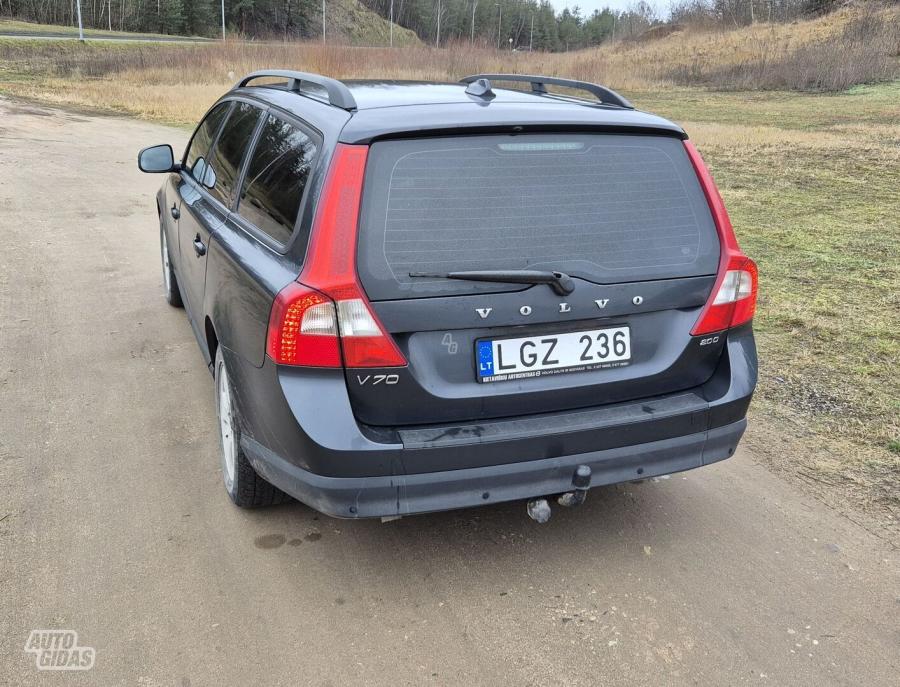 Melns Volvo V70 2009 Viļņa, ar dzinēja tilpumu 2.00 L un nobraukumu 325 tūkst. km par 2970 €, foto 3 vietnē AUTOMOTO.COM.LV