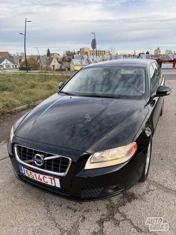 Melns Volvo V70 2009 Alīta, ar dzinēja tilpumu 2.00 L un nobraukumu 291 tūkst. km par 3850 €, foto 2 vietnē AUTOMOTO.COM.LV