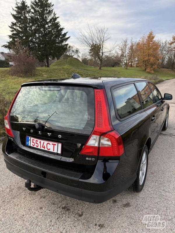 Melns Volvo V70 2009 Alīta, ar dzinēja tilpumu 2.00 L un nobraukumu 291 tūkst. km par 3850 €, foto 8 vietnē AUTOMOTO.COM.LV