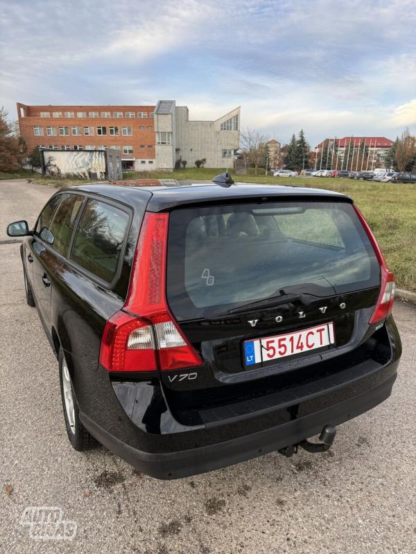 Melns Volvo V70 2009 Alīta, ar dzinēja tilpumu 2.00 L un nobraukumu 291 tūkst. km par 3850 €, foto 10 vietnē AUTOMOTO.COM.LV