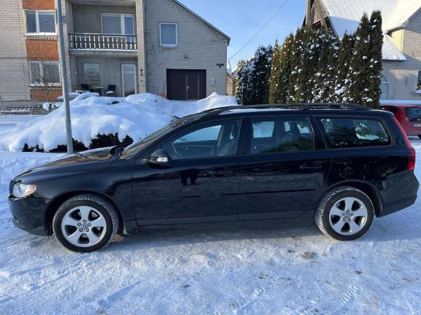 Melns Volvo V70 2009 Širvintos, ar dzinēja tilpumu 2.40 L un nobraukumu 296 tūkst. km par 3799 €, foto 2 vietnē AUTOMOTO.COM.LV