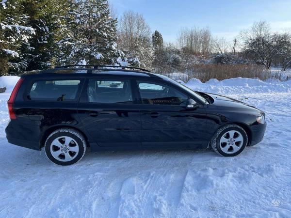 Melns Volvo V70 2009 Širvintos, ar dzinēja tilpumu 2.40 L un nobraukumu 296 tūkst. km par 3799 €, foto 6 vietnē AUTOMOTO.COM.LV