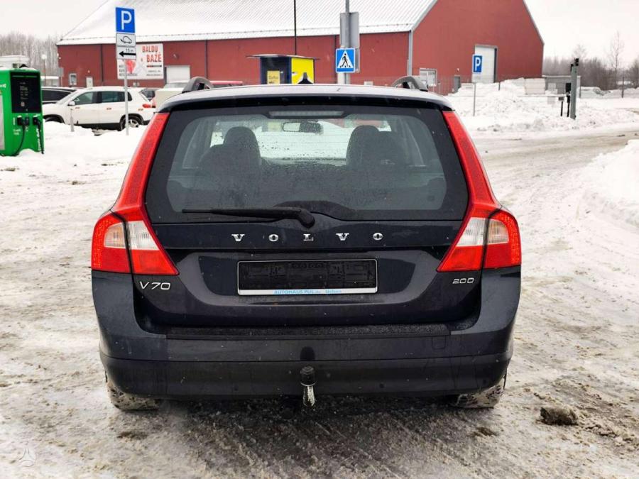 Black Volvo V70 2009 in Siauliai, with an engine capacity of 2.00 L and mileage of 275 thousand km for 3750 €, photo 6 on AUTOMOTO.COM.LV